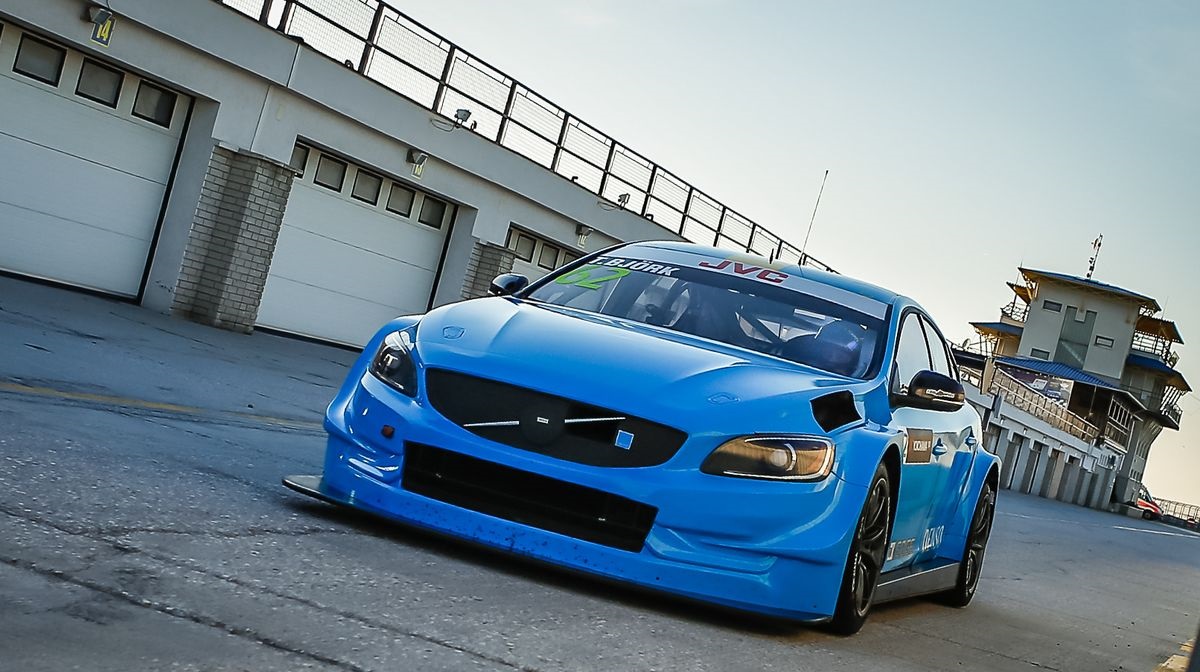 A Volvo is nekiállt TCR-es autót faragni már 2018-ra!