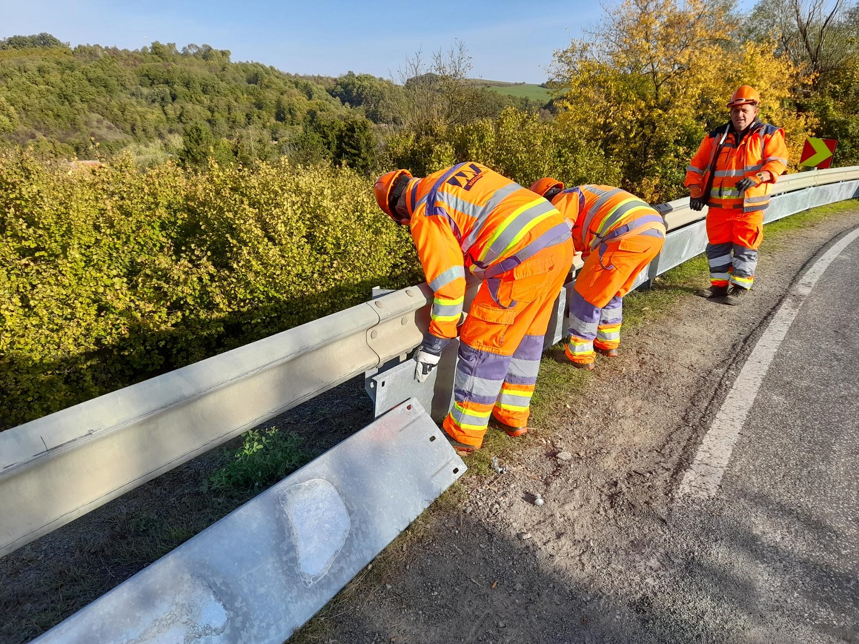 Újabb motorosbarát szalagkorlátokat helyez ki a HUMDA és a Magyar Közút ...