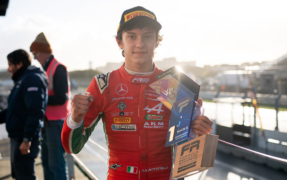 Megérkezett az F1 kapujába Kimi, a Mercedes csodagyereke